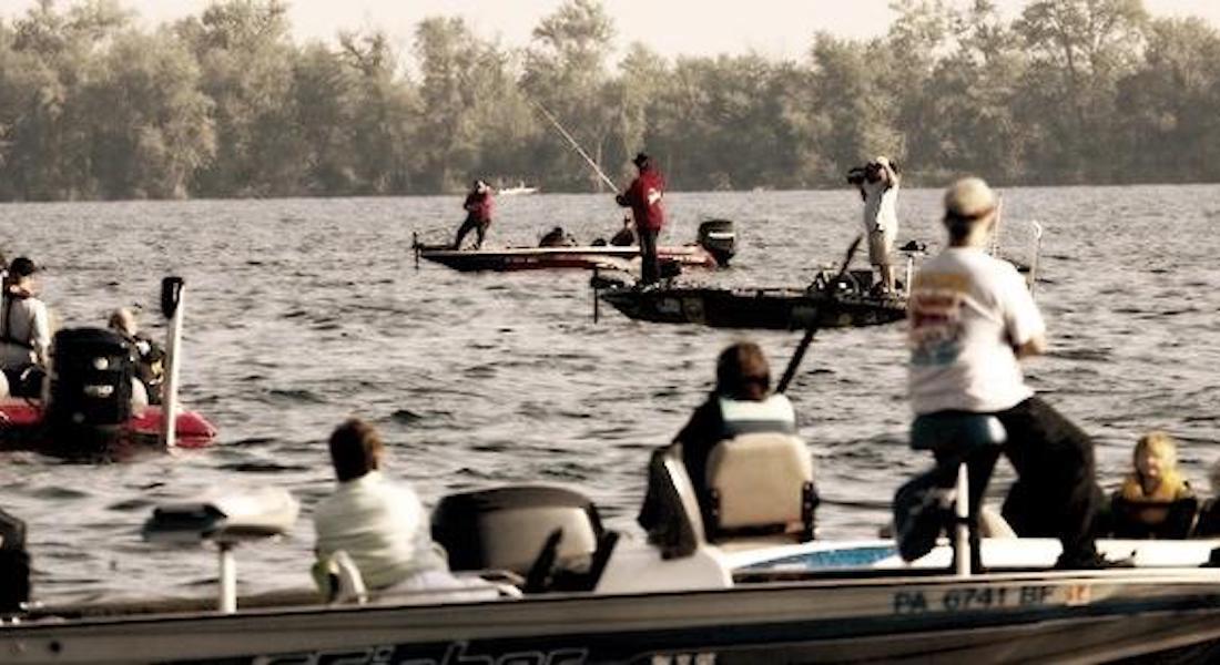 Crowded Lake Fishing: Important Tips & Guidelines